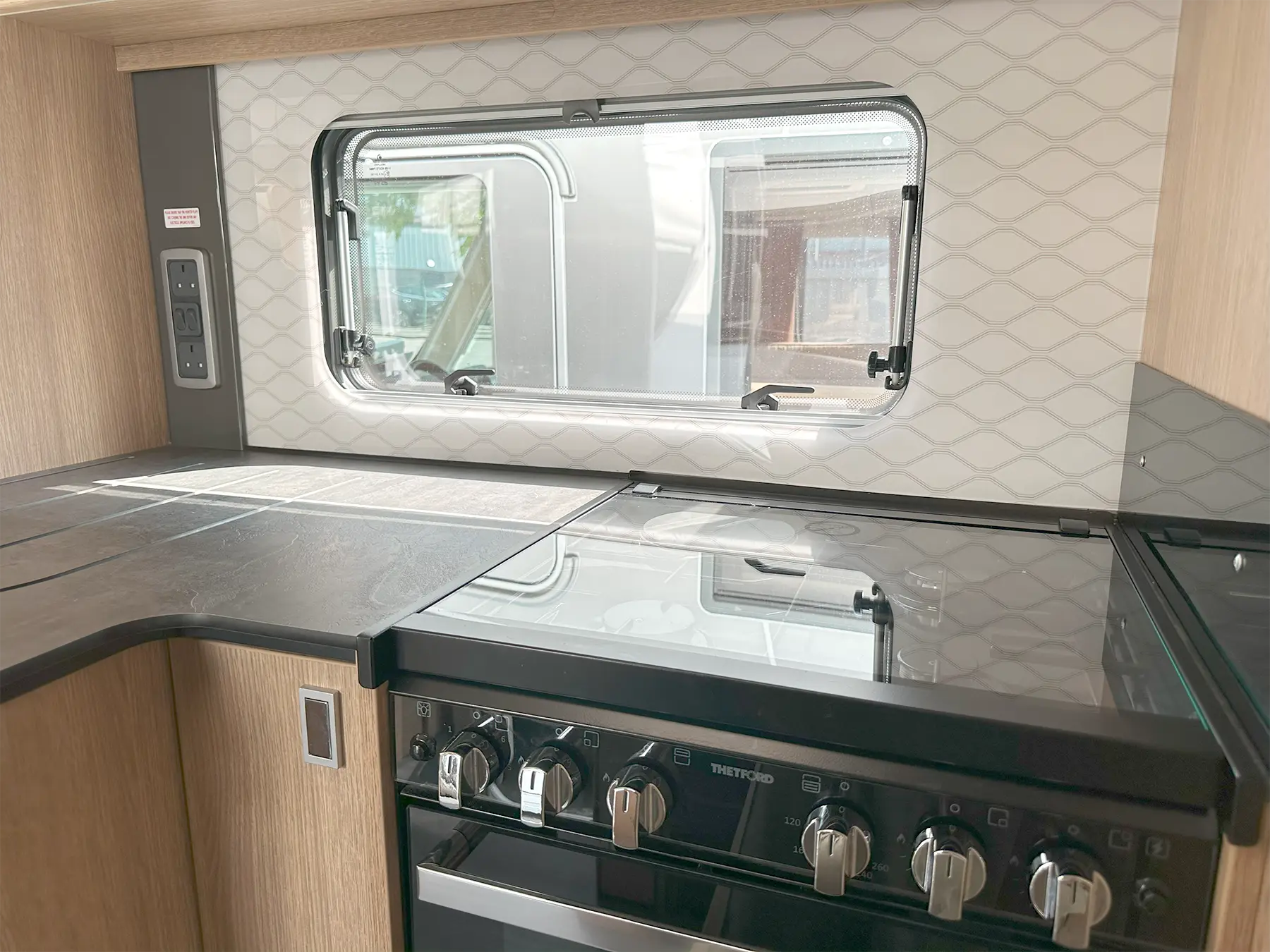 Auto-Trail Delaware Frontier | Southdowns Motorhome Centre