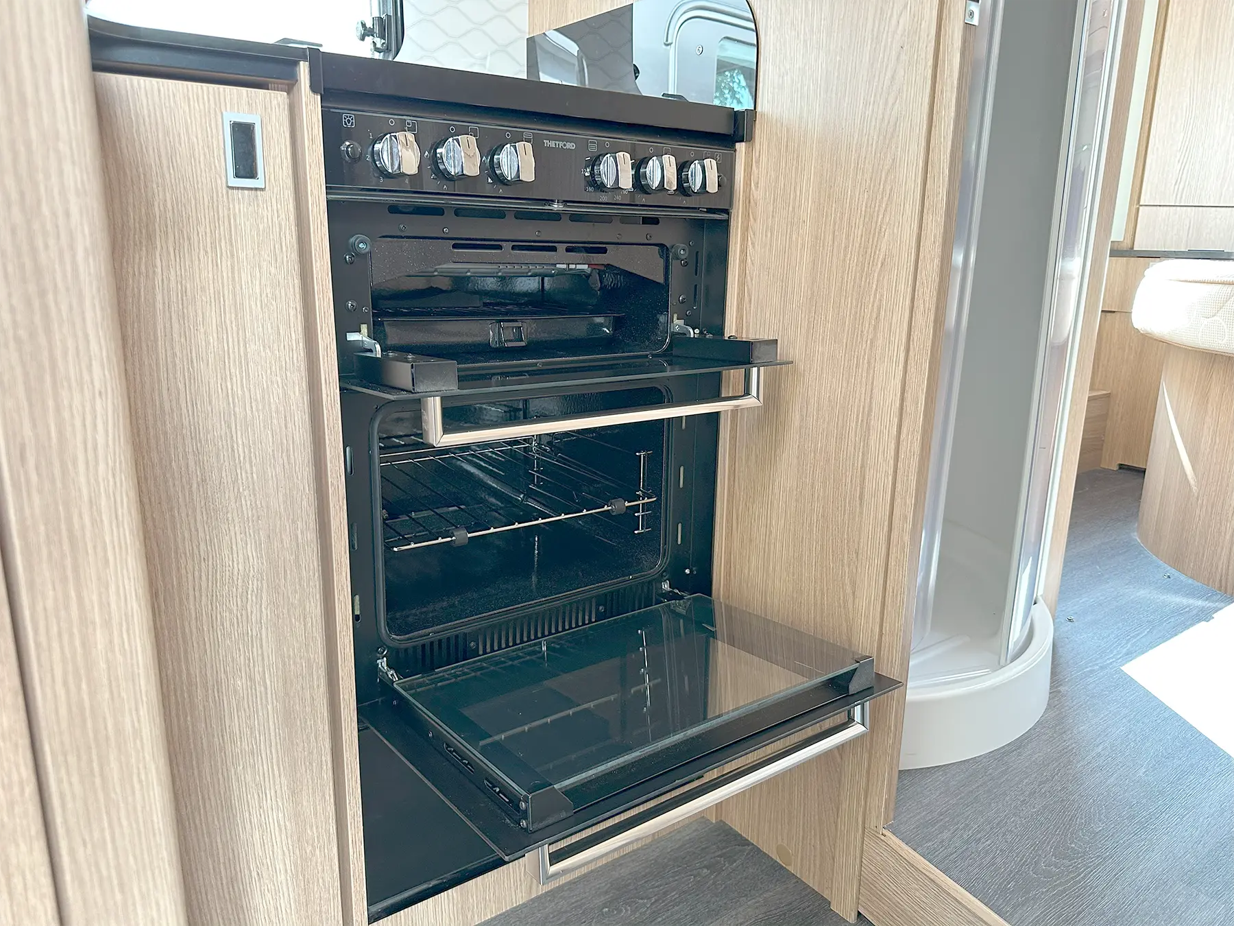 Auto-Trail Delaware Frontier | Southdowns Motorhome Centre